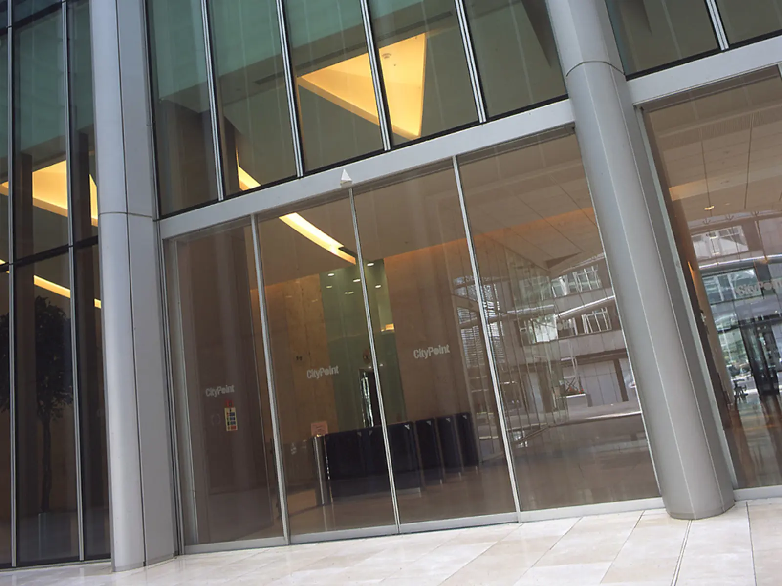 Oversized (tall) Linear Sliding Doors Case Study: Linear Sliding Doors ...