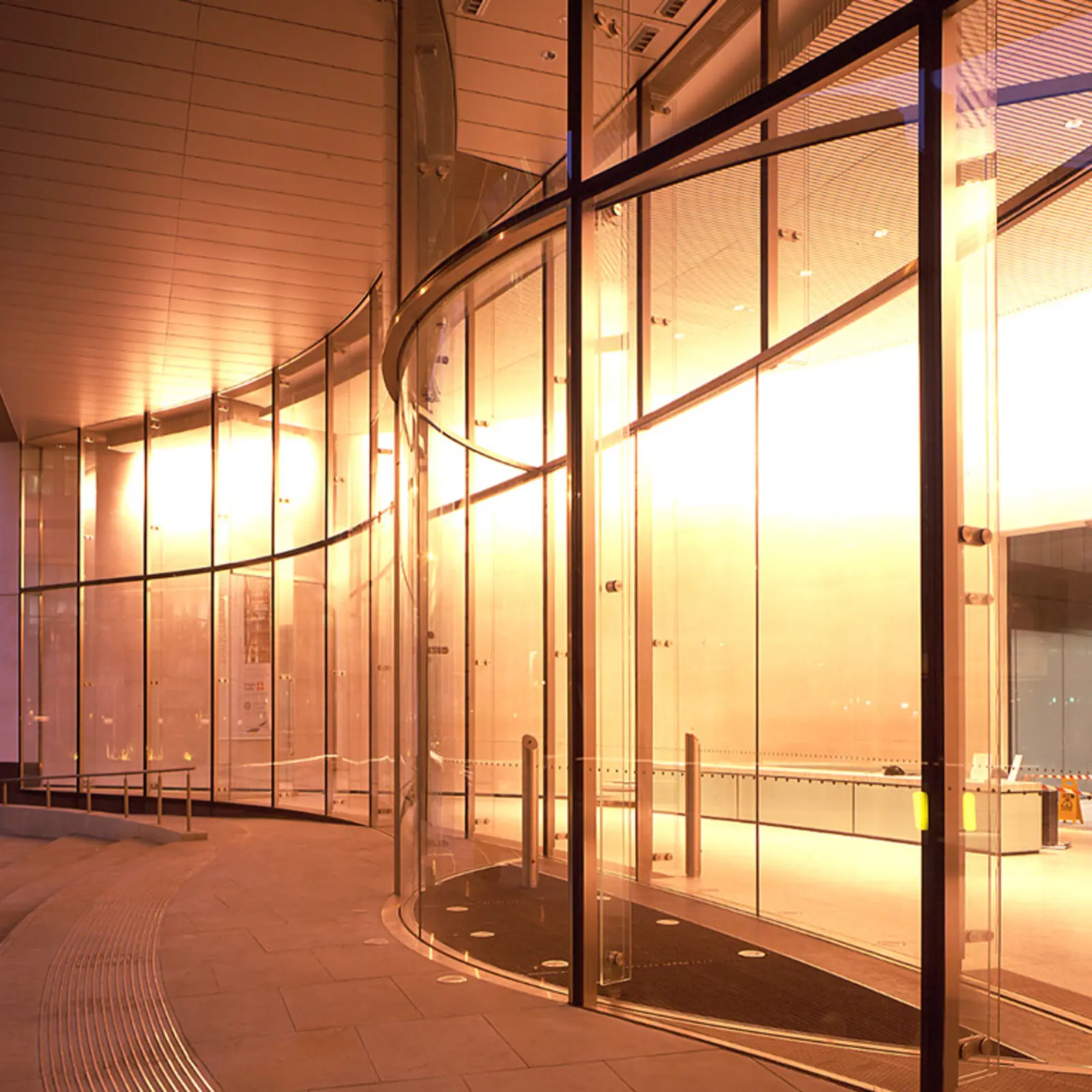 Oversized Curved Glass Linear Sliding Doors Case Study: Linear Sliding ...