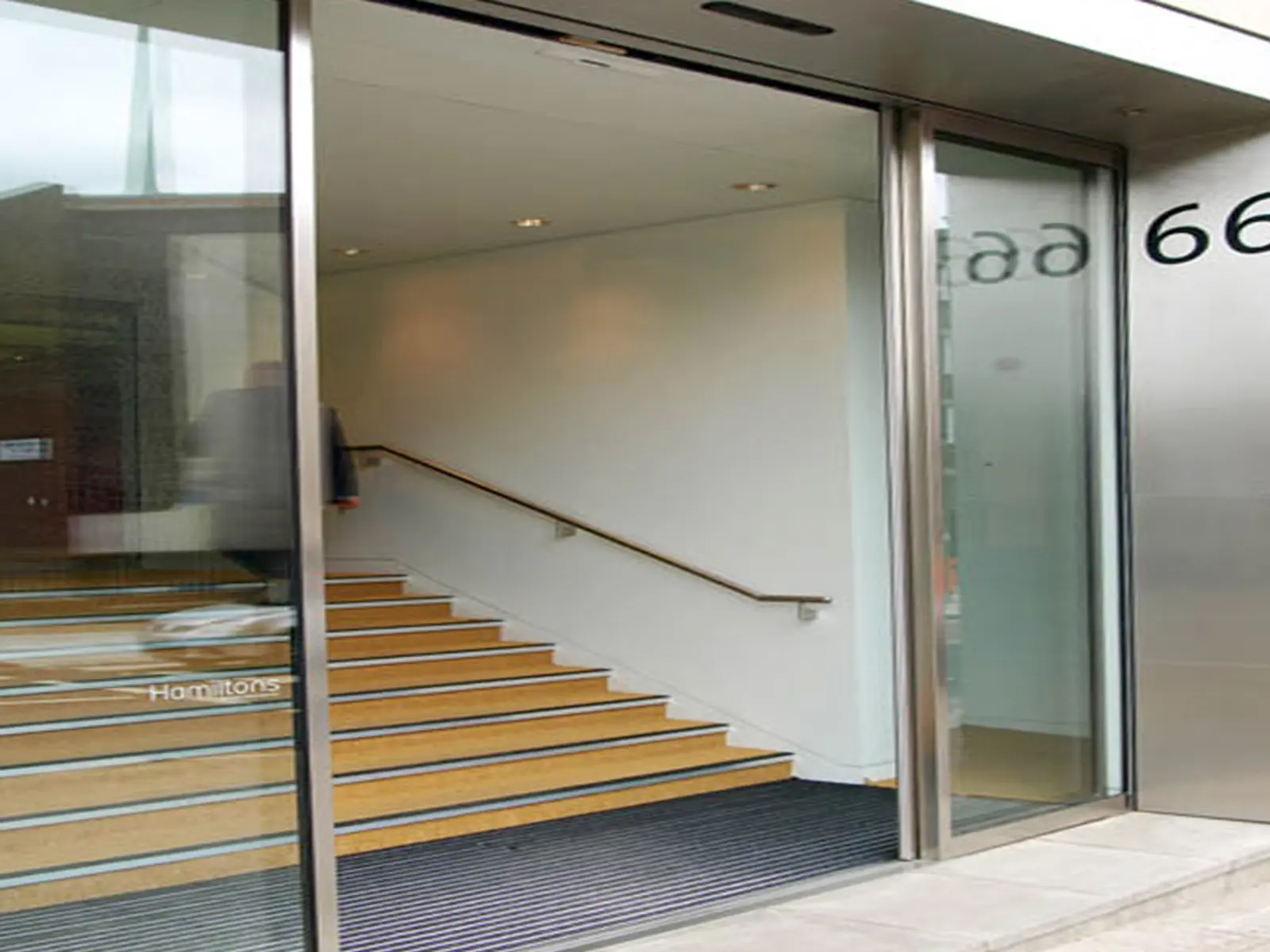 Oversized (tall) Linear Sliding Doors Case Study: Linear Sliding Doors ...