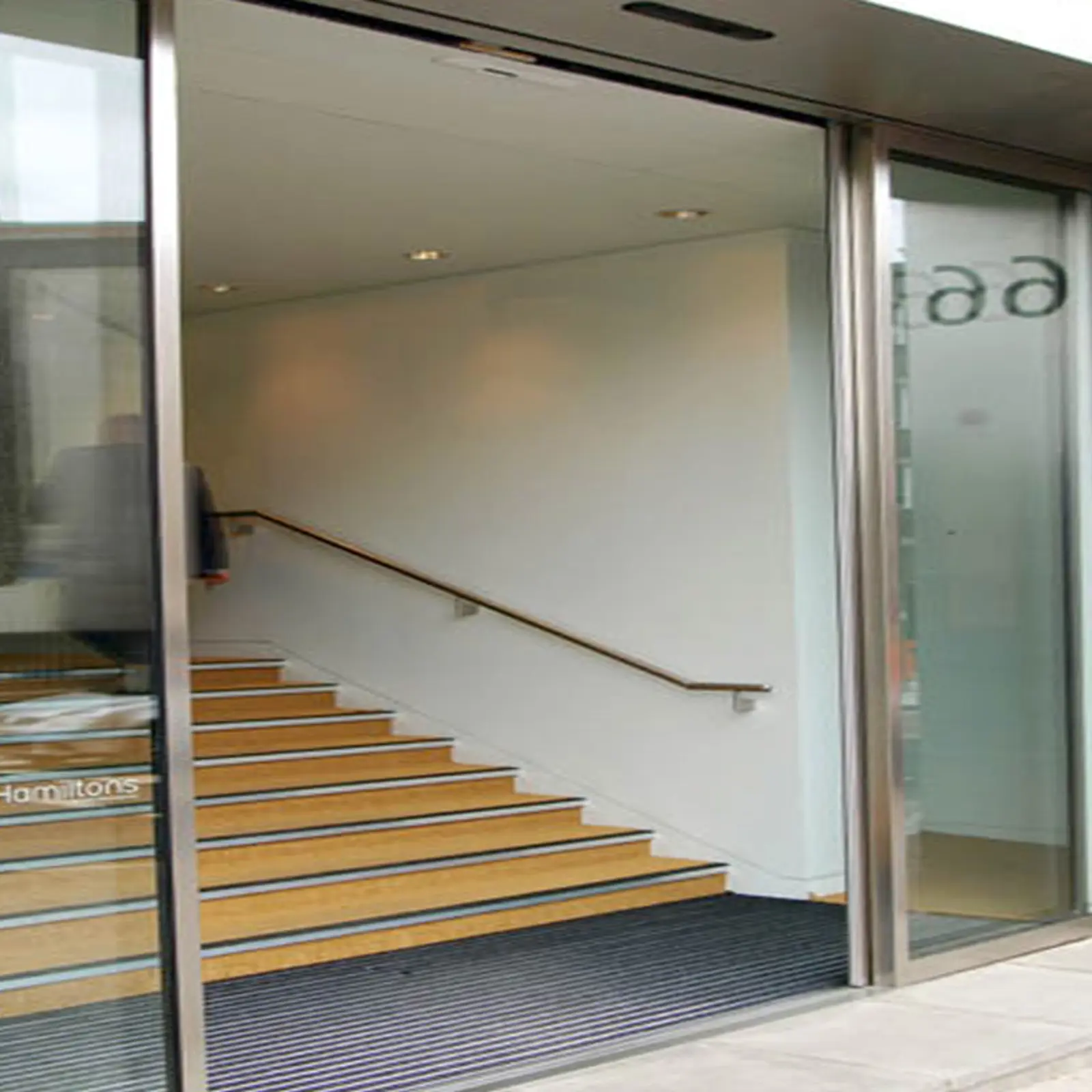 Oversized (tall) Linear Sliding Doors Case Study: Linear Sliding Doors ...