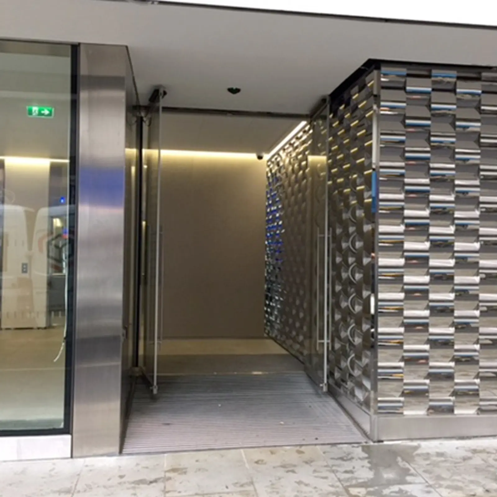 Frameless Glass Swing Doors Case Study: Swing Doors for 140 Fenchurch ...